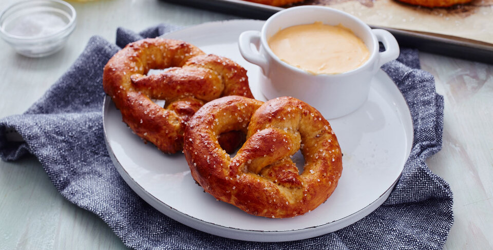 Soft Pretzels and Cheese Dip